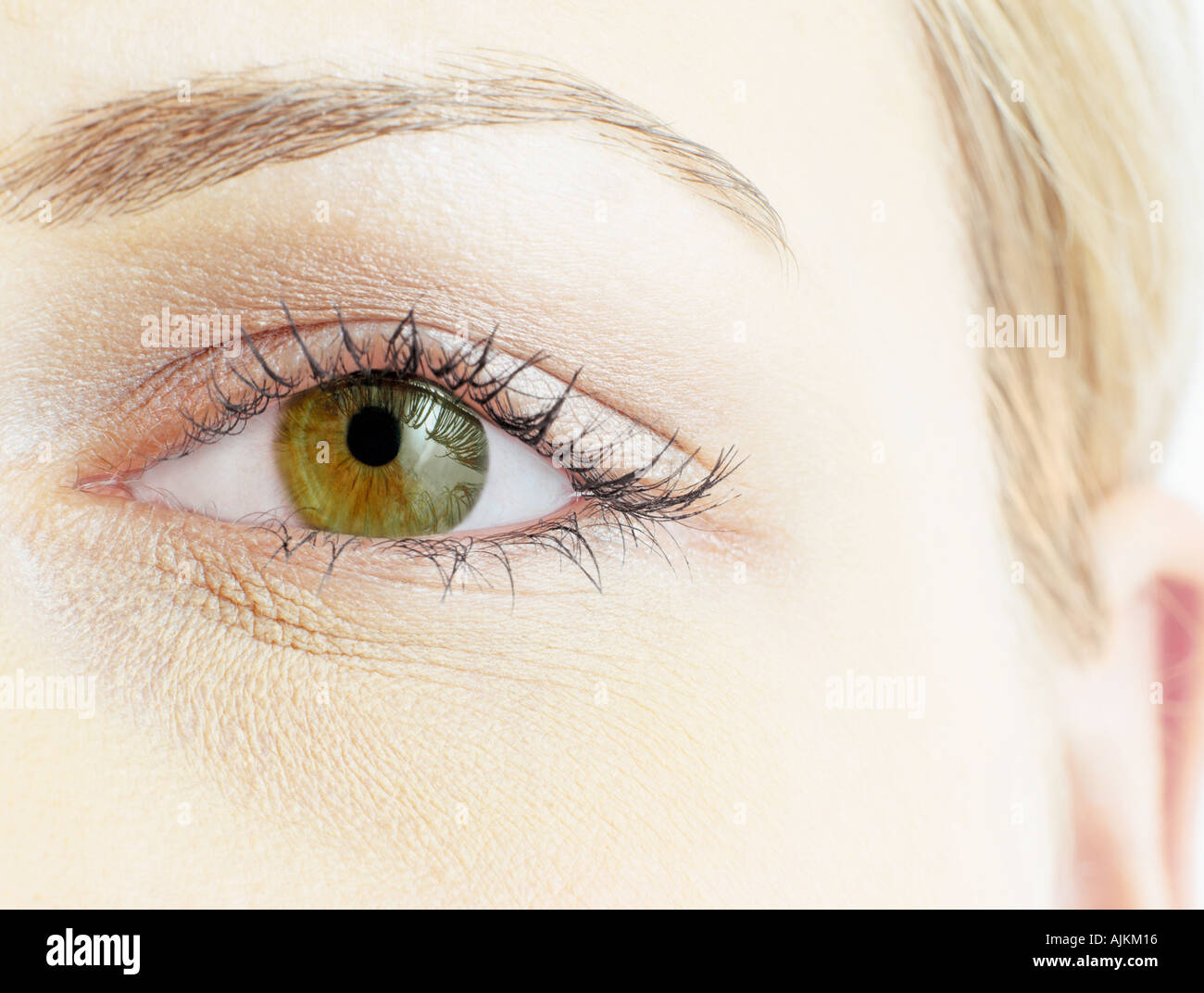 Close-up of woman's eye Stock Photo - Alamy