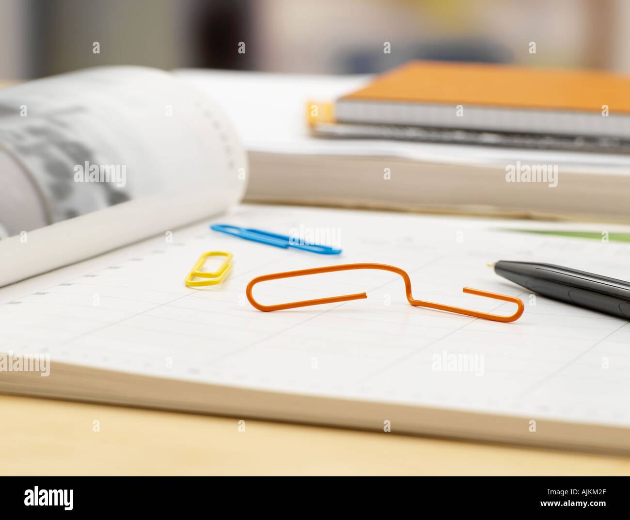 Twisted paperclip hi-res stock photography and images - Alamy