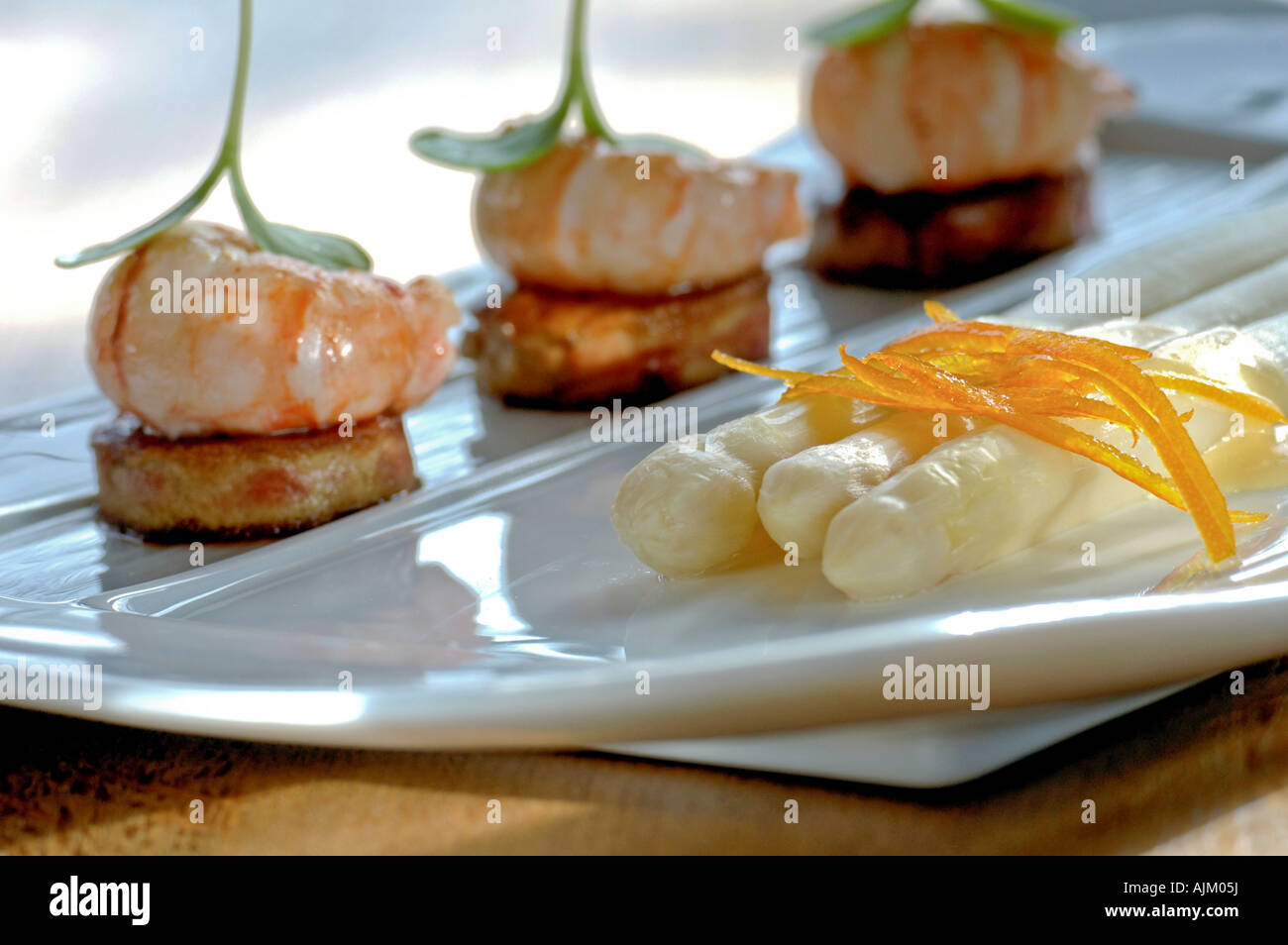 Prawn canapes hi-res stock photography and images - Alamy