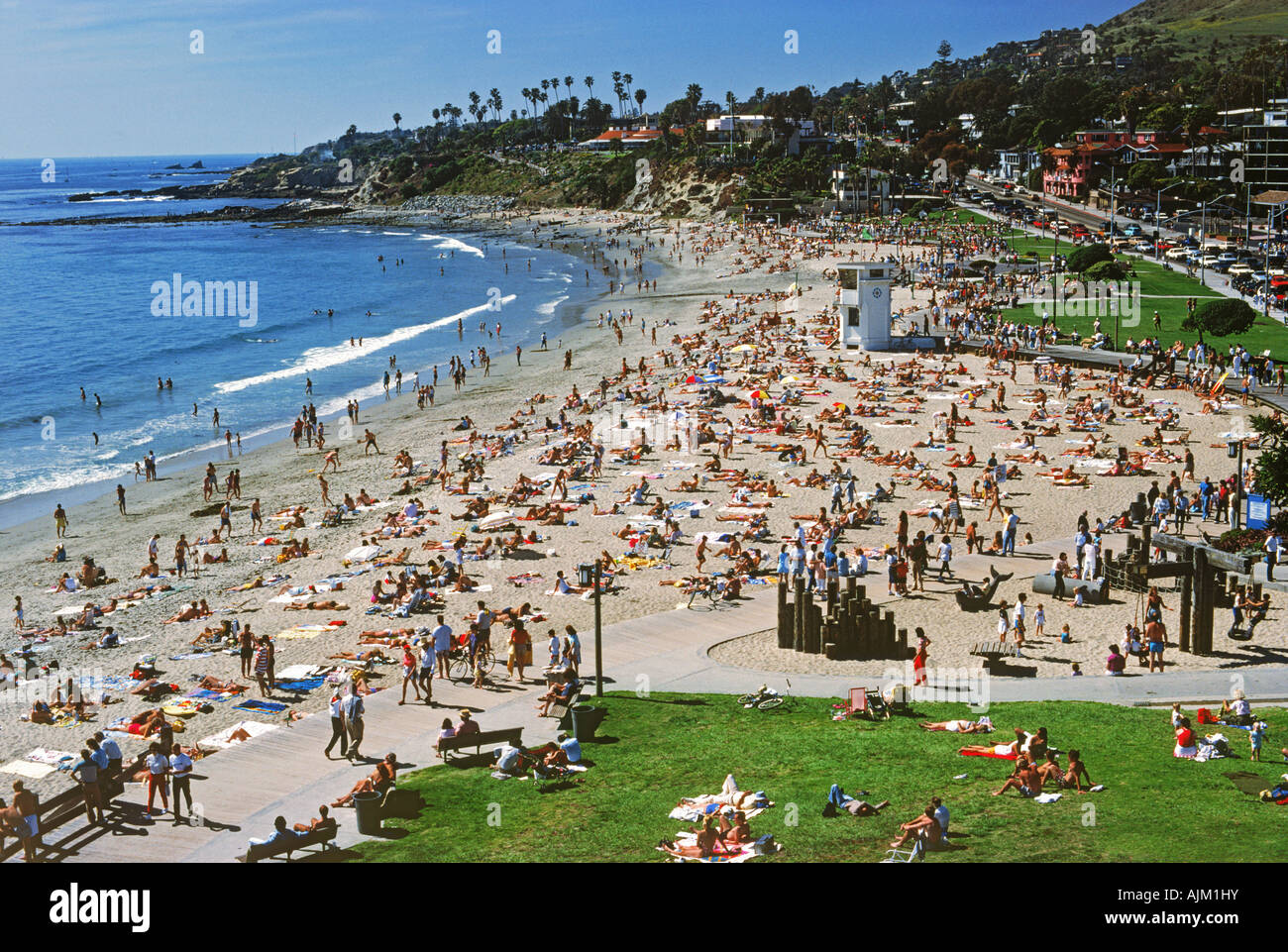 Summer crowd at Laguna Beach in Southern California Stock Photo - Alamy