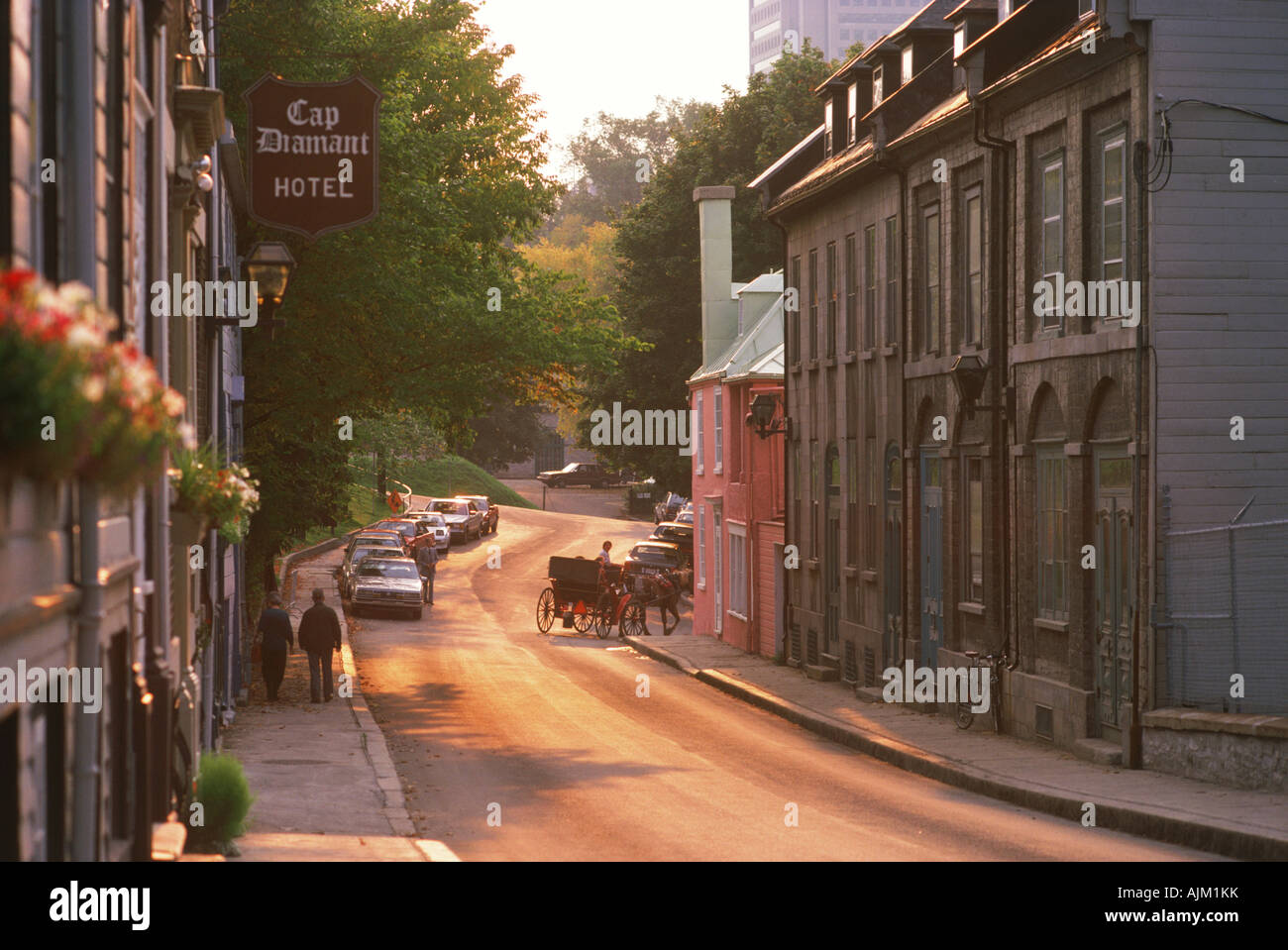 Horse and carriage taxi on streets of Quebec, Canada Stock Photo - Alamy