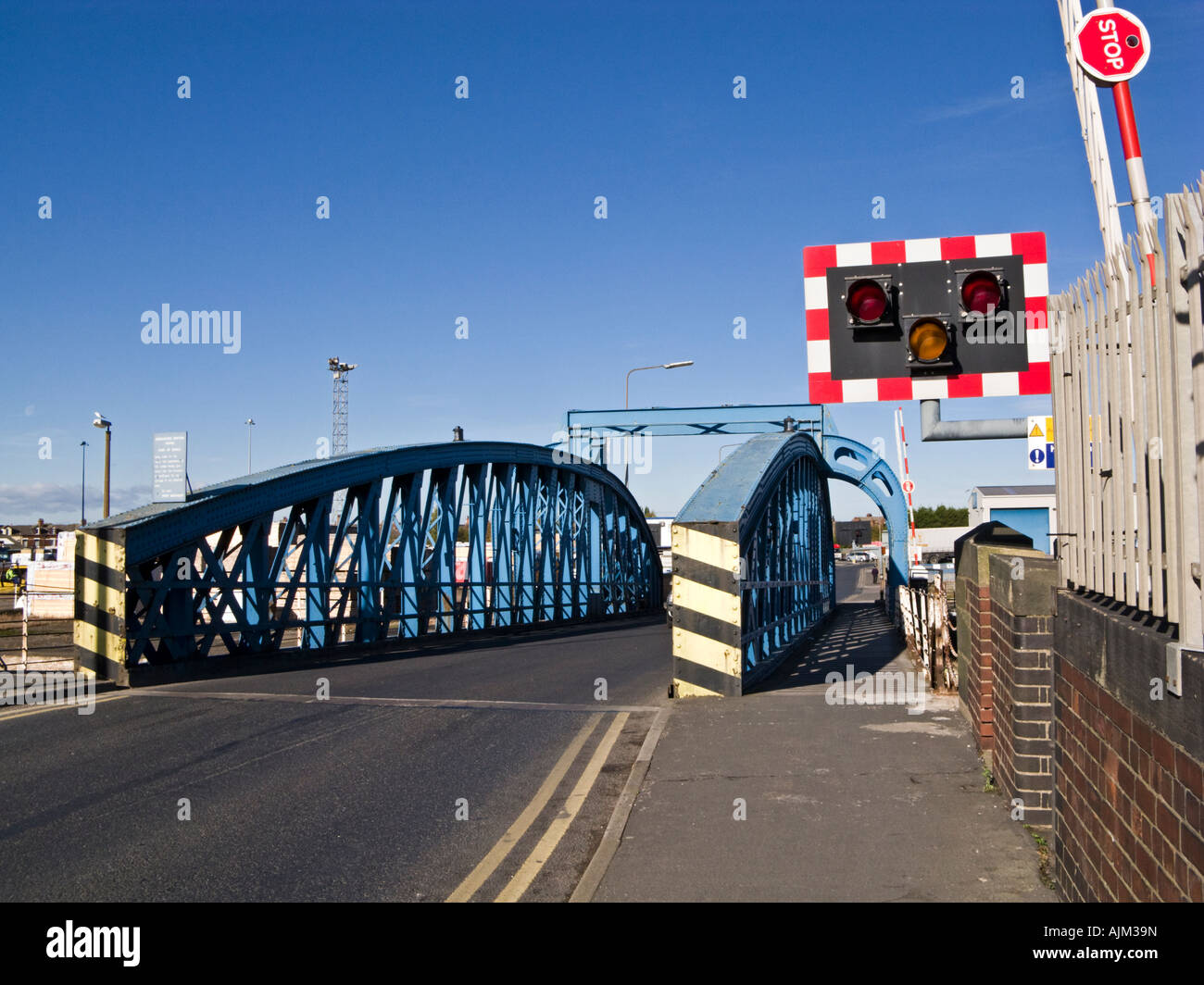 Bridge traffic signals hi-res stock photography and images - Alamy