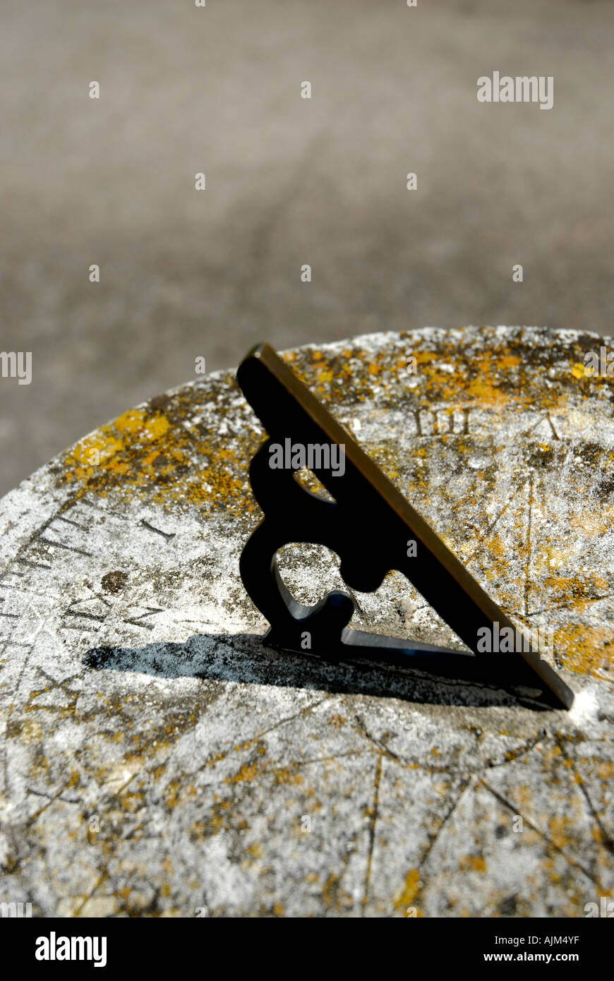 Sundial marker hi-res stock photography and images - Alamy