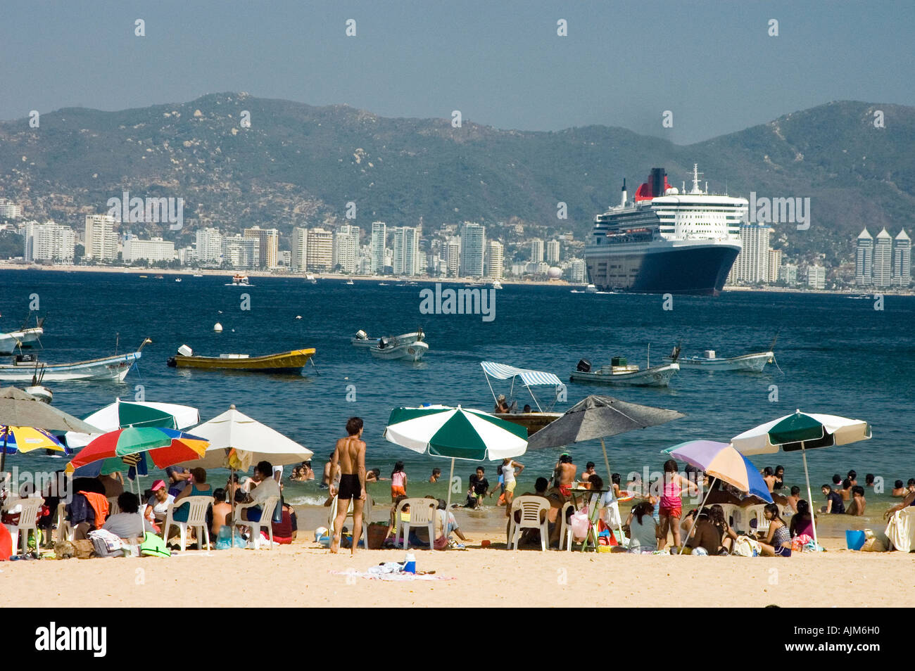 Acapulco chair hi-res stock photography and images - Alamy