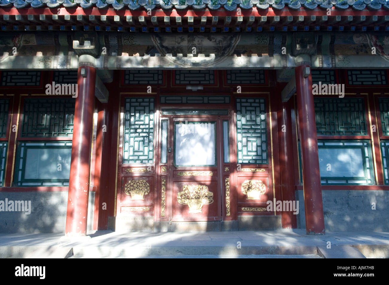Traditional red gate in imperial garden Summer Palace in Beijing Stock ...
