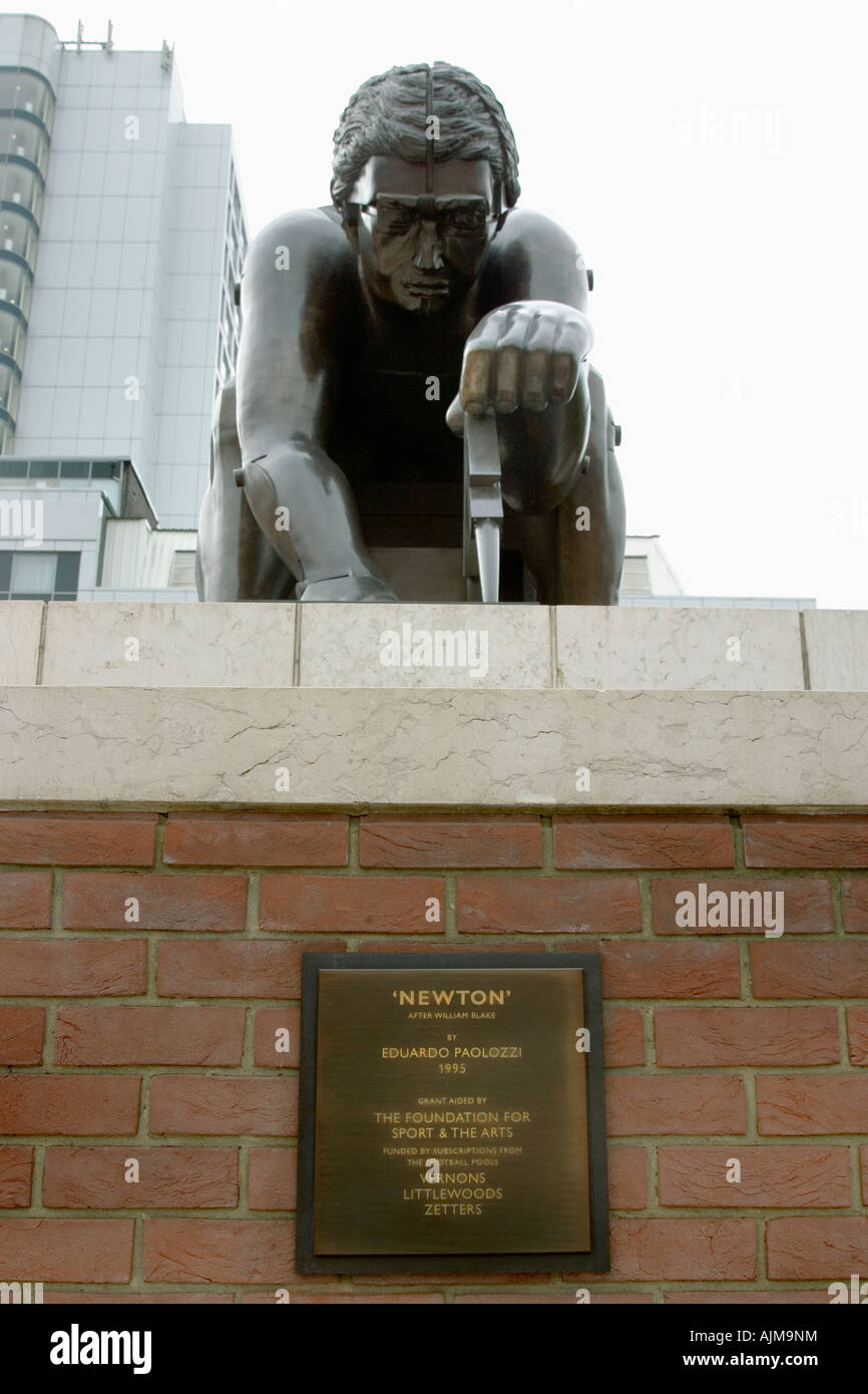 Sir isaac newton sculpture british library hi-res stock photography and ...