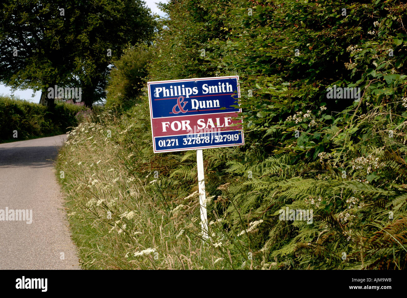Domain for sale road sign hi-res stock photography and images - Alamy