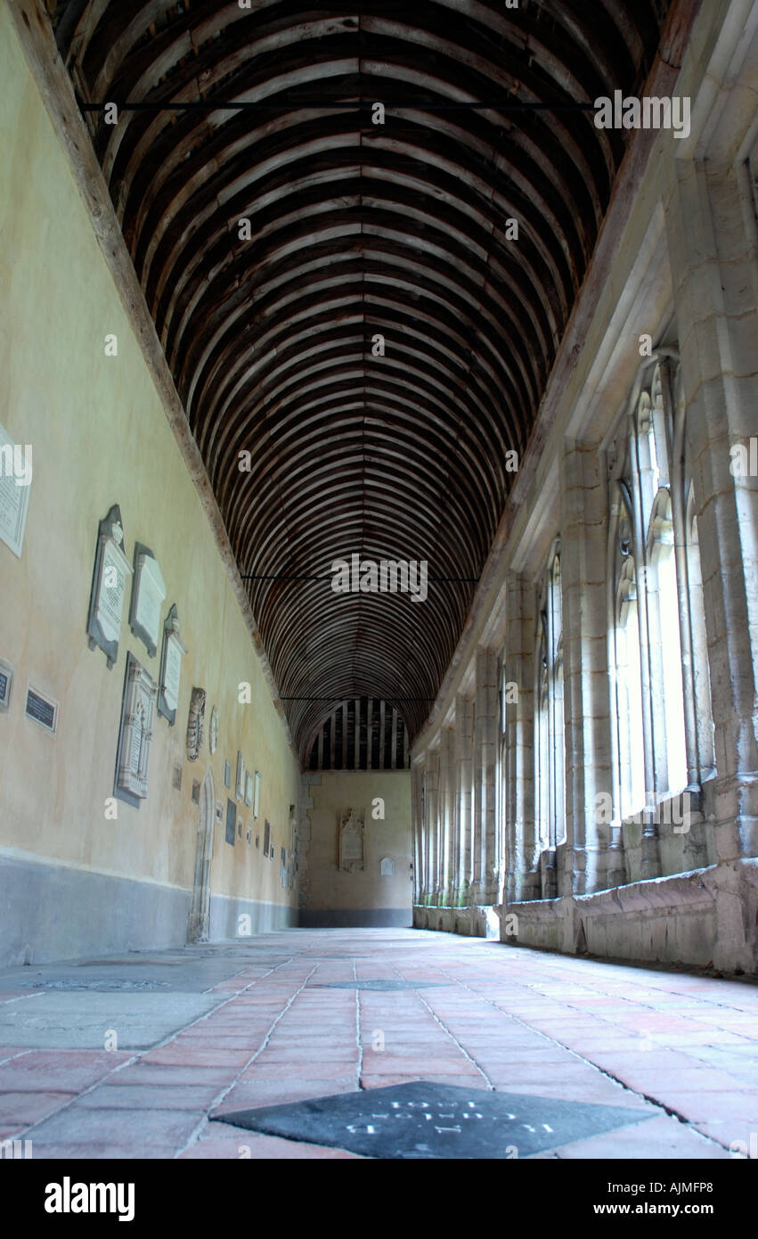 Cloisters winchester college hi-res stock photography and images - Alamy