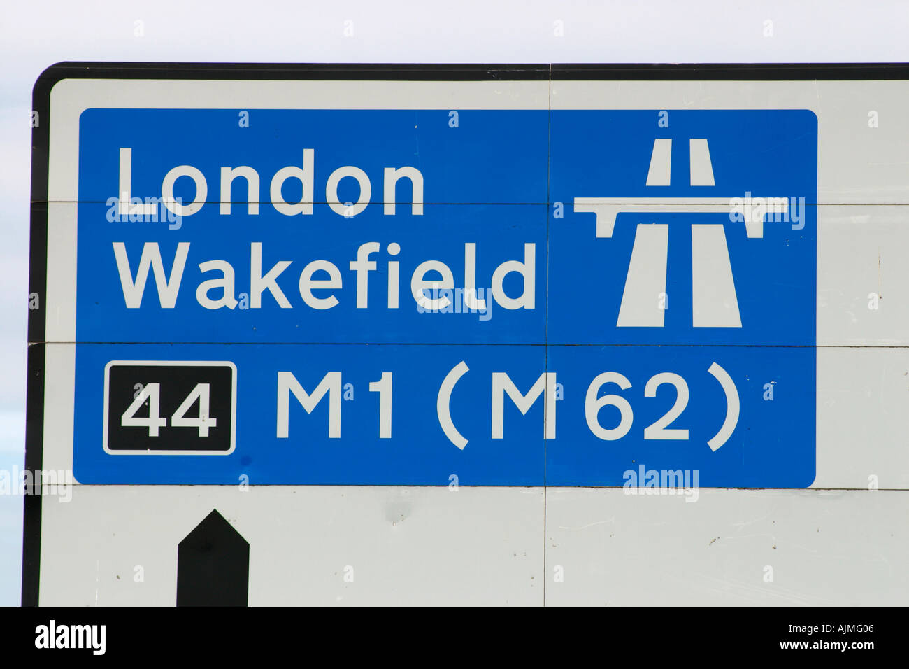 M62 motorway sign hi-res stock photography and images - Alamy