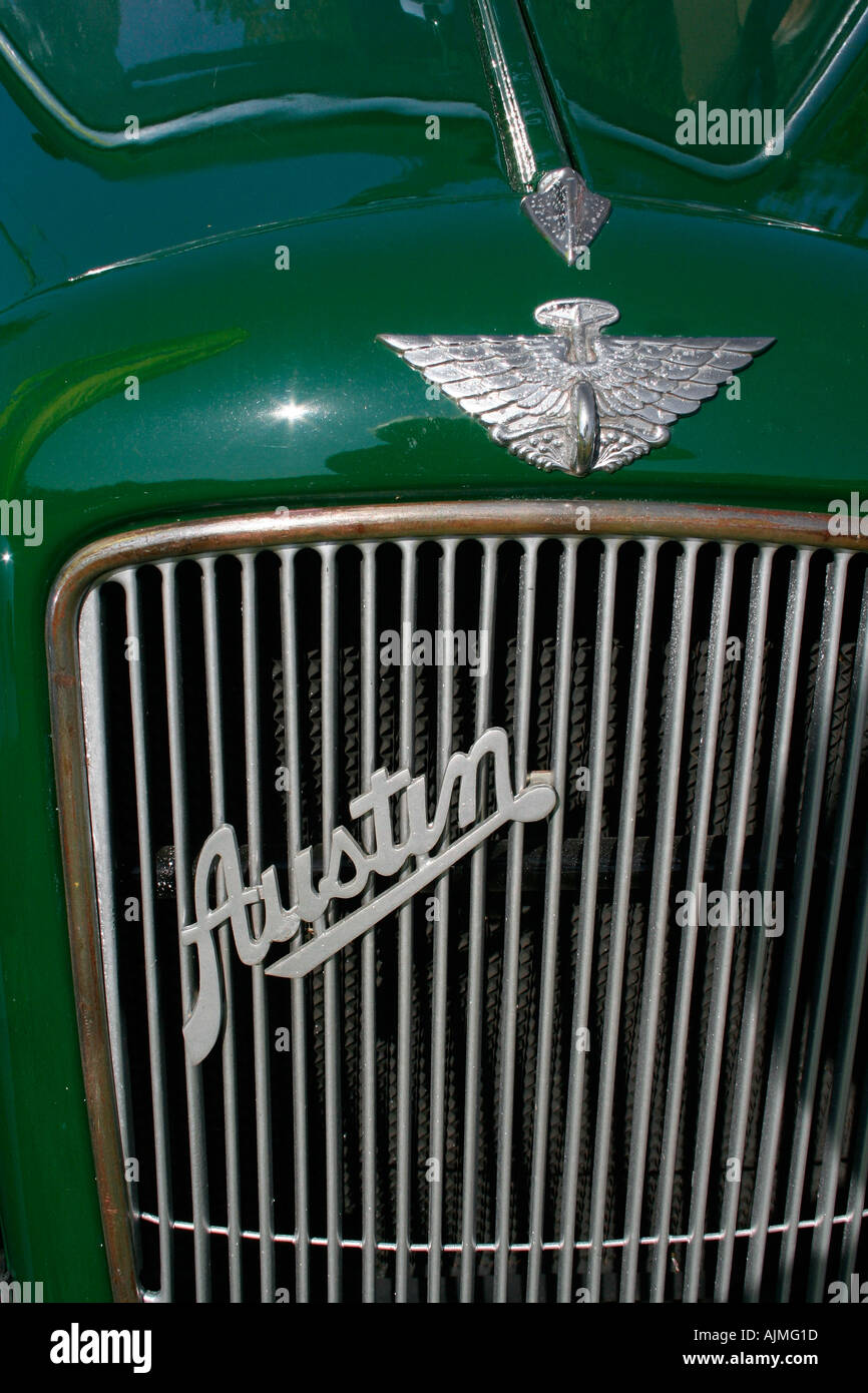MG classic car bonnet detail Stock Photo - Alamy