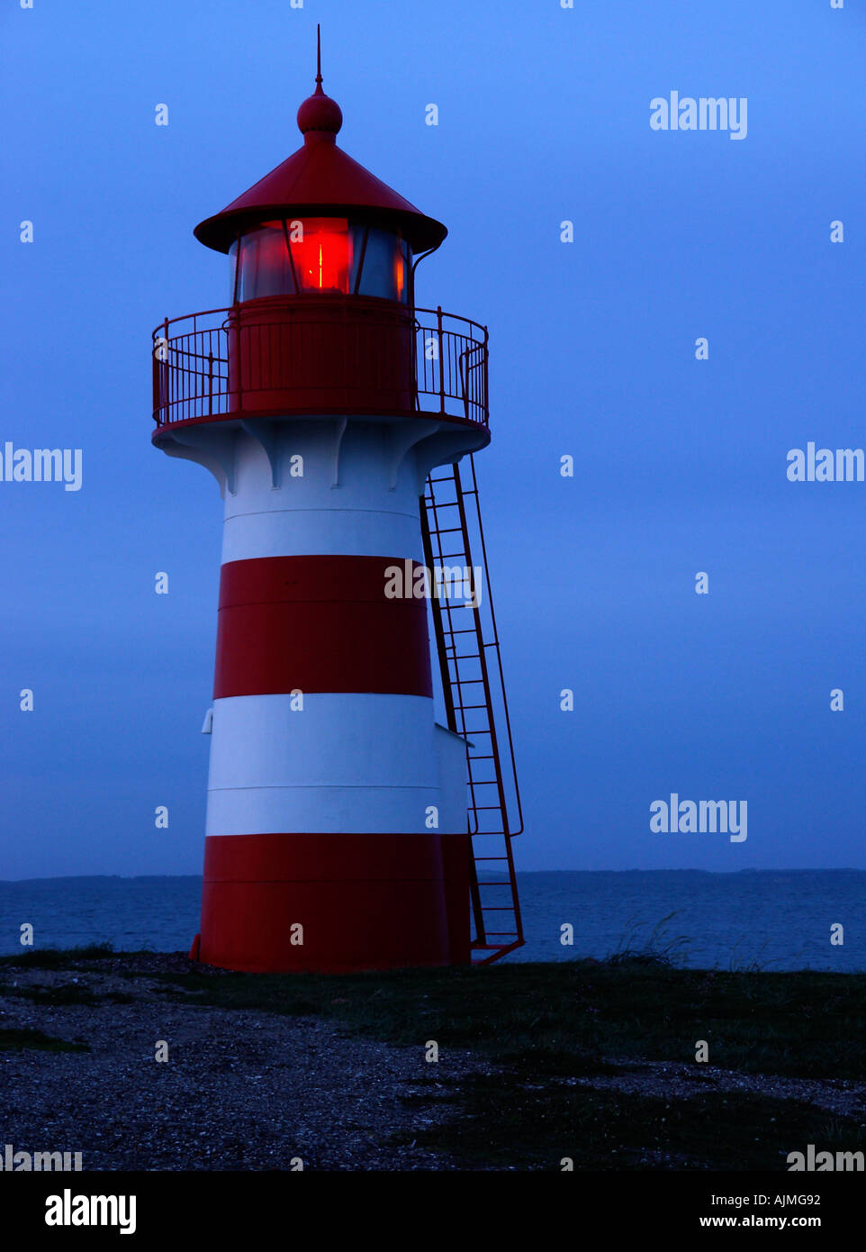 Light showing way in dark hi-res stock photography and images - Alamy