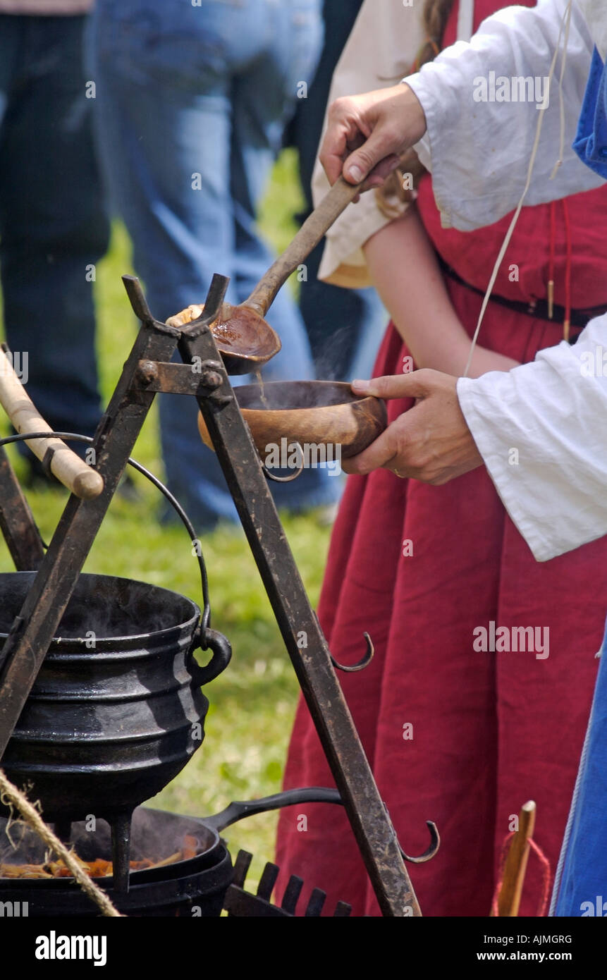 Serving wench hi-res stock photography and images - Alamy