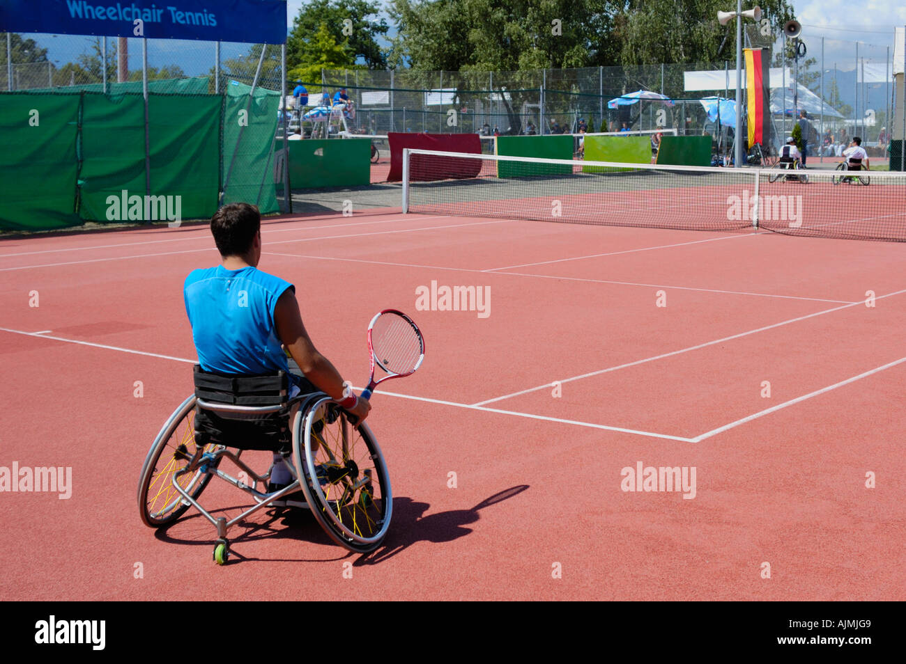 Handicapped man playing tennis hi-res stock photography and images - Alamy