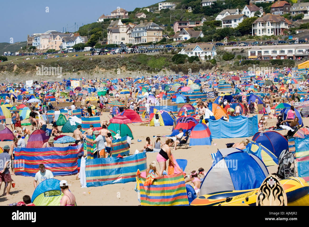Crowded beach woolacombe in devon hi-res stock photography and images ...