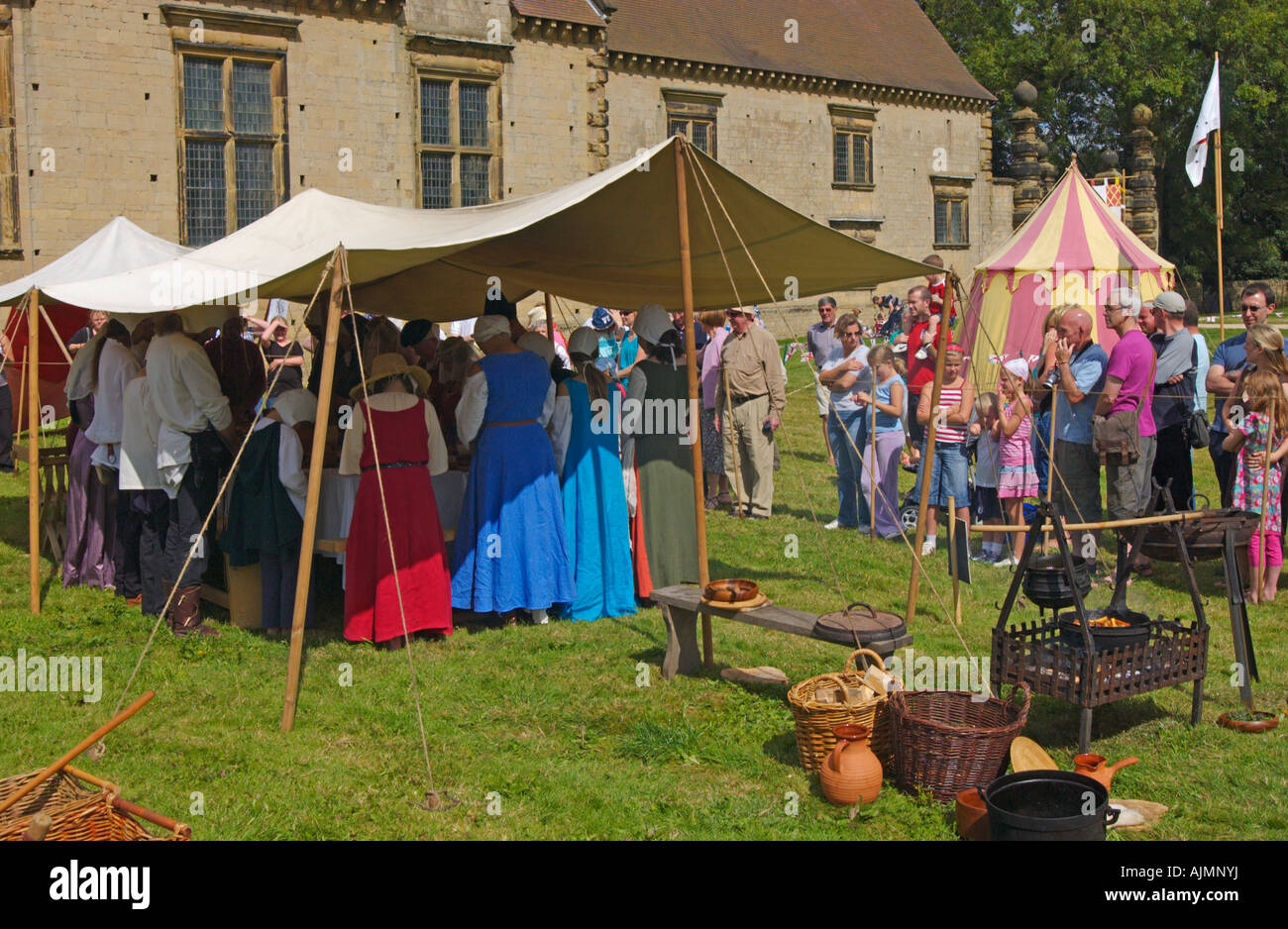 Medieval castle feast hi-res stock photography and images - Alamy