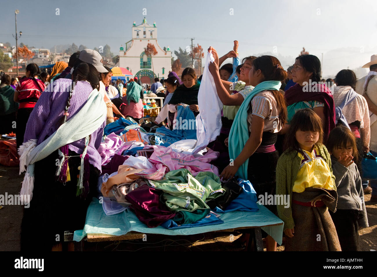 San juan chamula market clothes hi-res stock photography and images - Alamy
