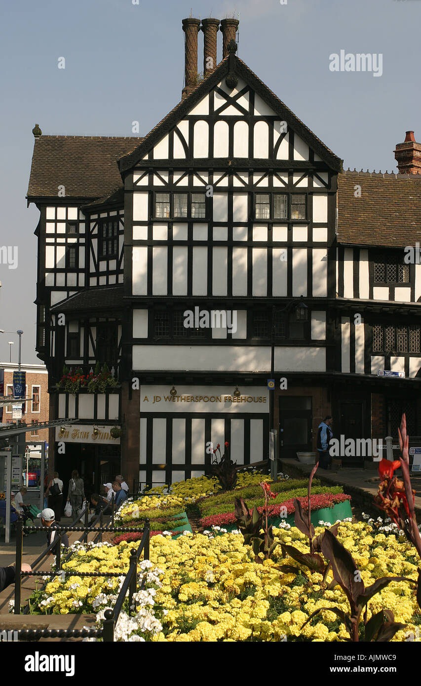 Lychgate hi-res stock photography and images - Alamy