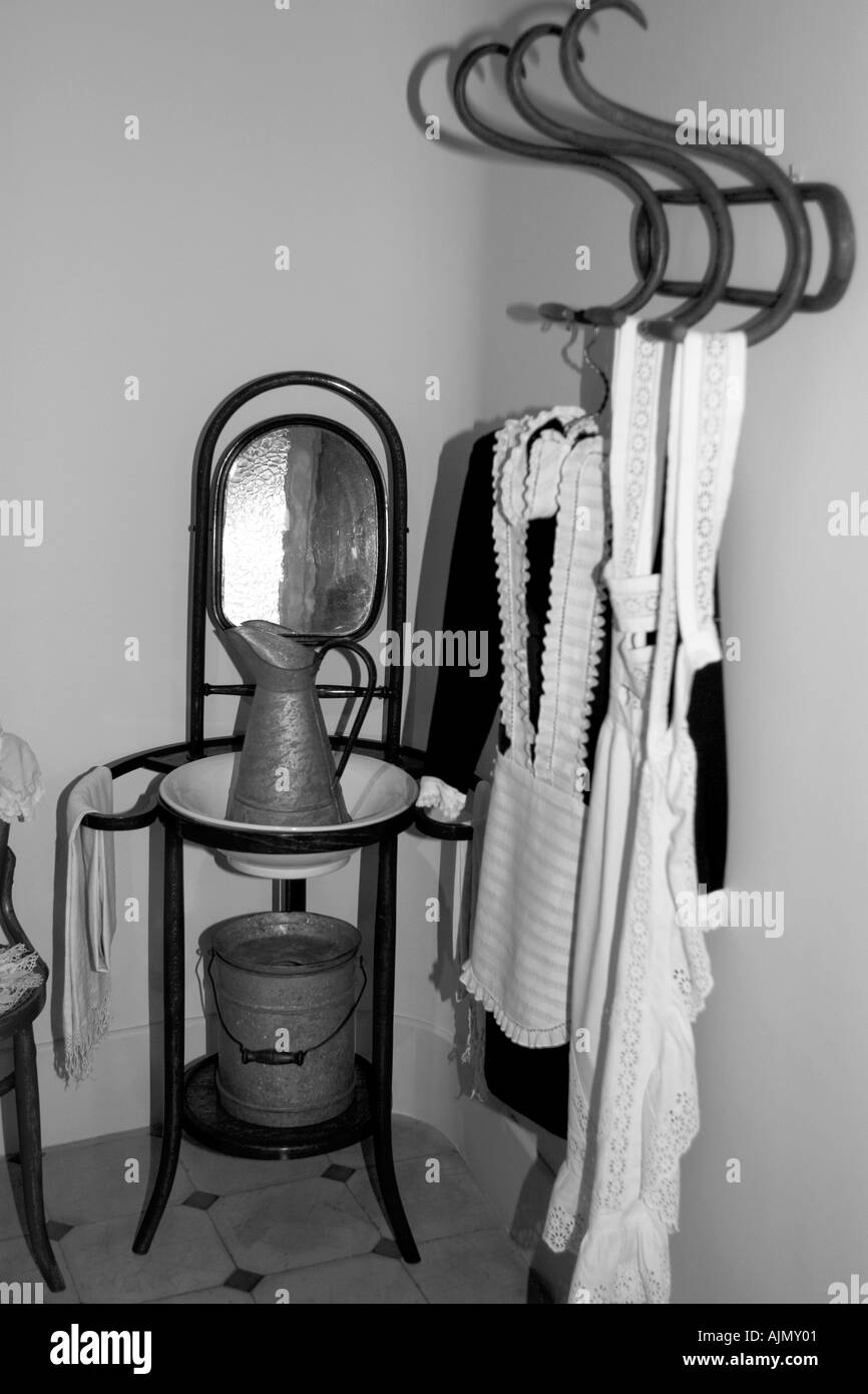 Servant quarters Black and White Stock Photos & Images - Alamy