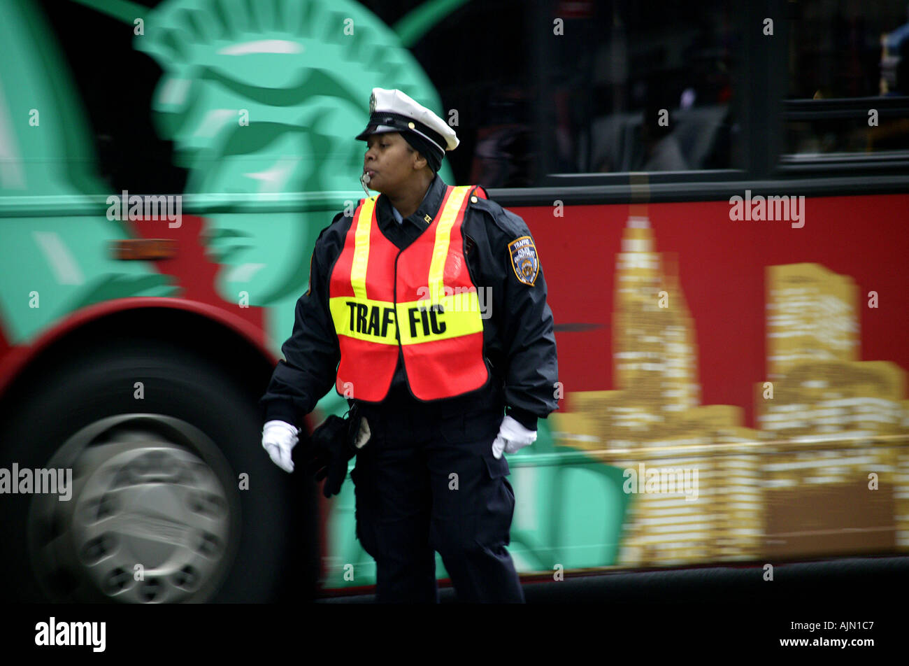 NEW YORK BLACK WOMAN TRAFFIC COP Stock Photo - Alamy