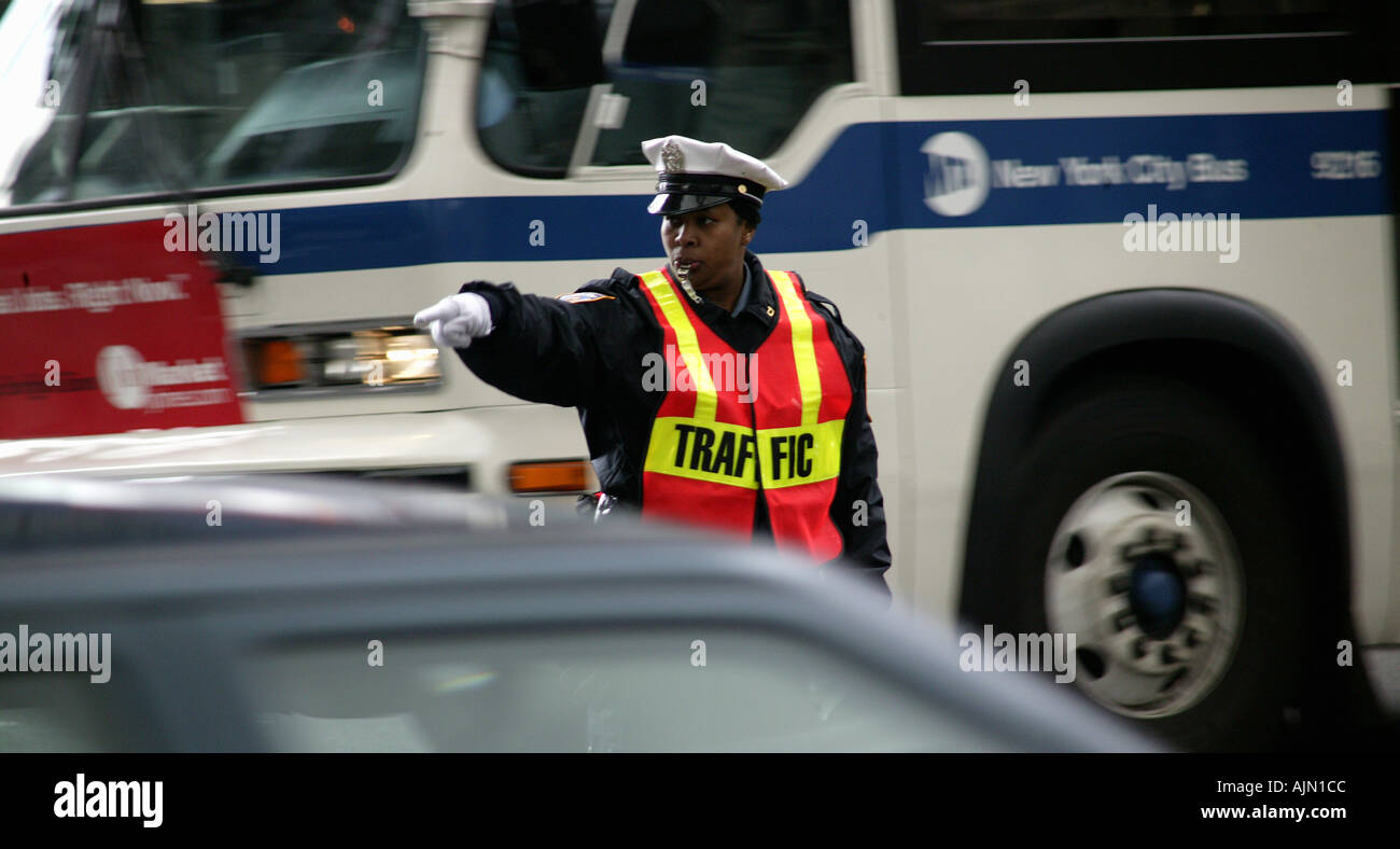 BLACK WOMAN TRAFFIC COP NEW YORK USA Stock Photo - Alamy