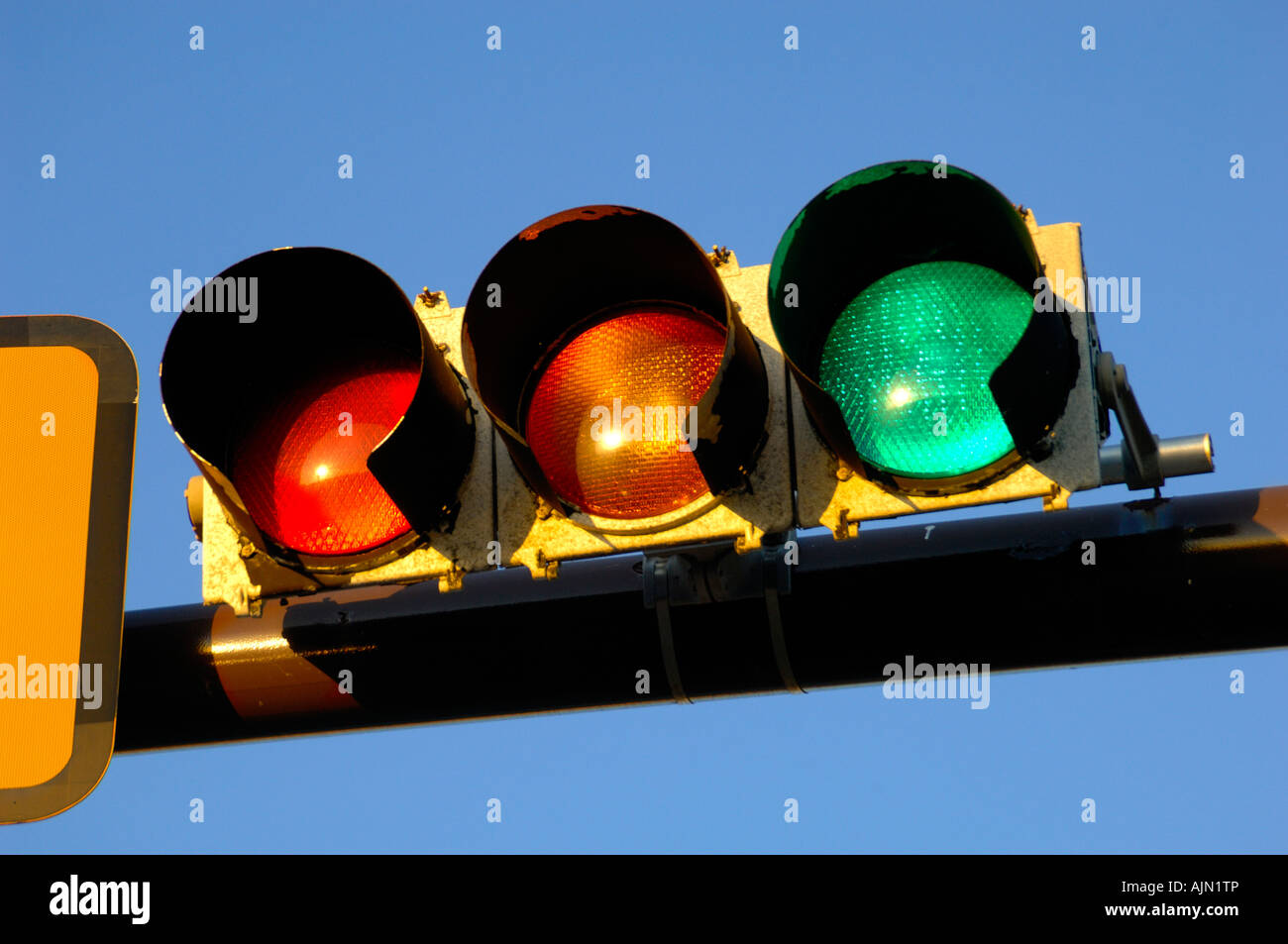 american; traffic; lights; red; orange; amber; green; overhead ...