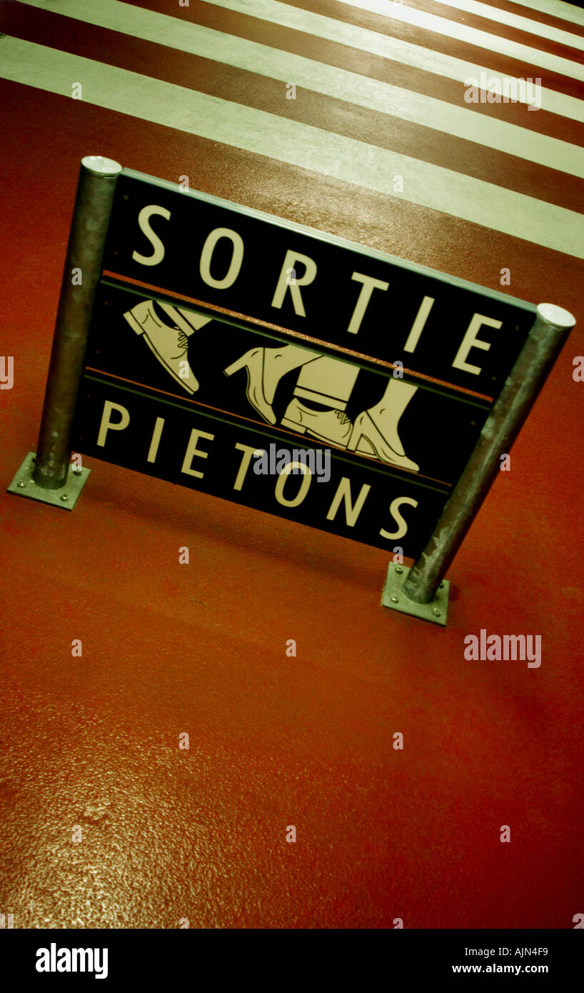 french sortie pietons sign Stock Photo - Alamy