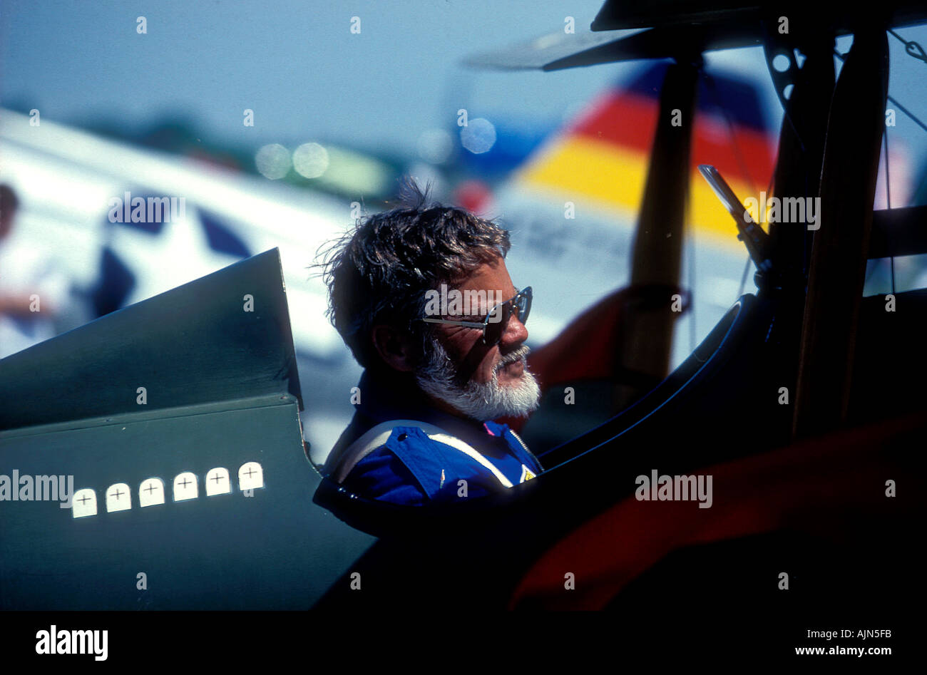 PILOT IN COCKPIT OF WW1 REPLICA BIPLANE Stock Photo - Alamy