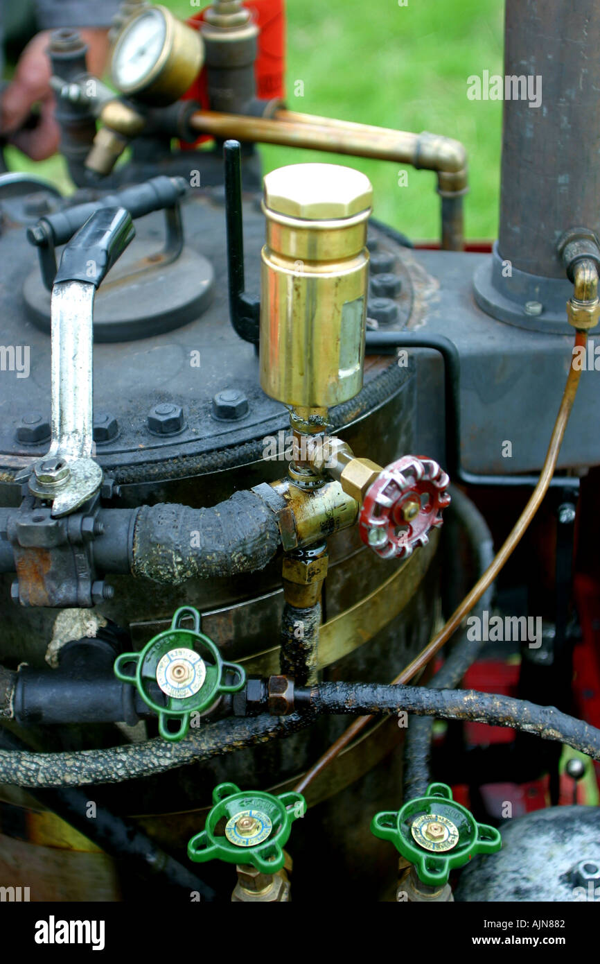DETAIL OF VINTAGE ENGLISH STEAM ENGINE Stock Photo - Alamy