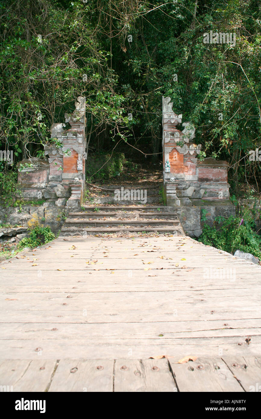 Entrance to Trunyan cemetery, Lake Batur, Bali Stock Photo - Alamy