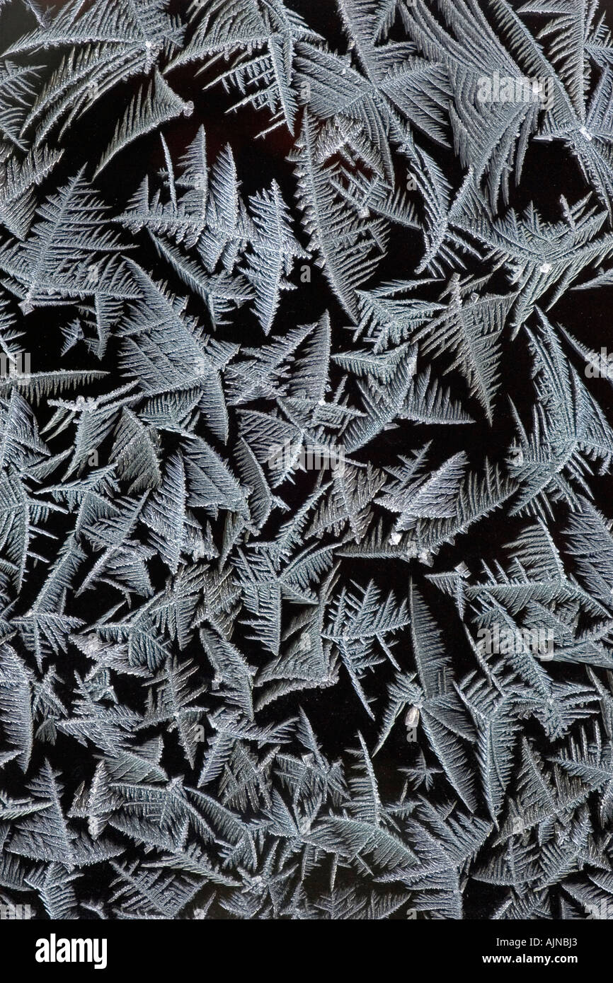 Frost patterns on windscreen hi-res stock photography and images - Alamy