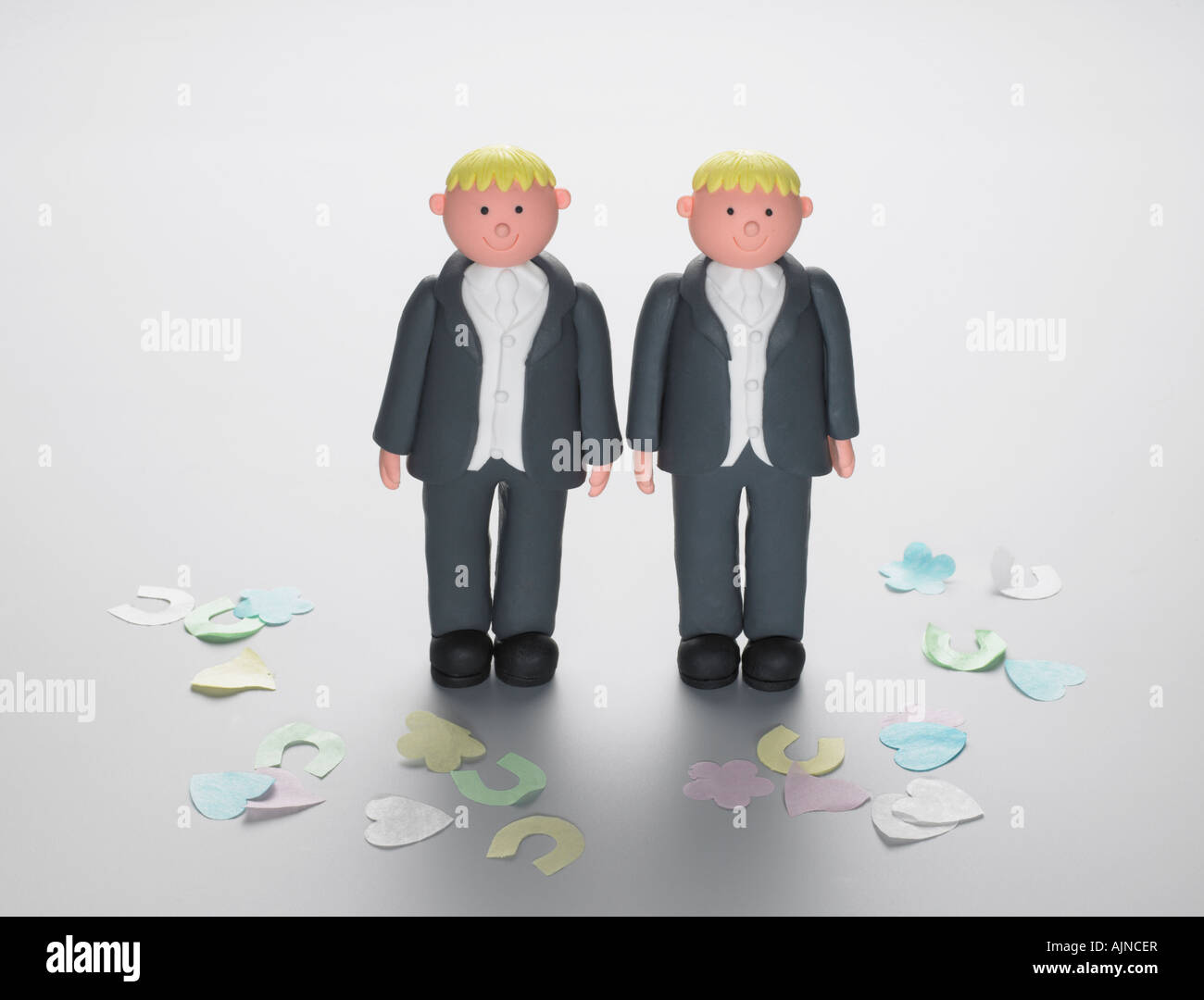 Gay couple wedding cake hi-res stock photography and images - Alamy
