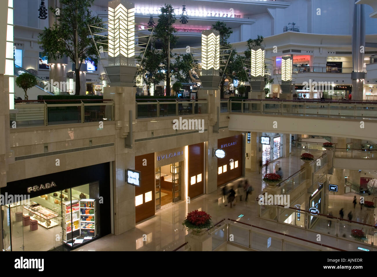 Atrium of Taipei 101 Shopping mall Taipei Taiwan Stock Photo - Alamy
