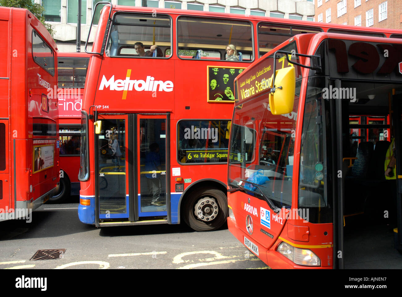 Bus traffic in busy Oxford Street London Stock Photo - Alamy