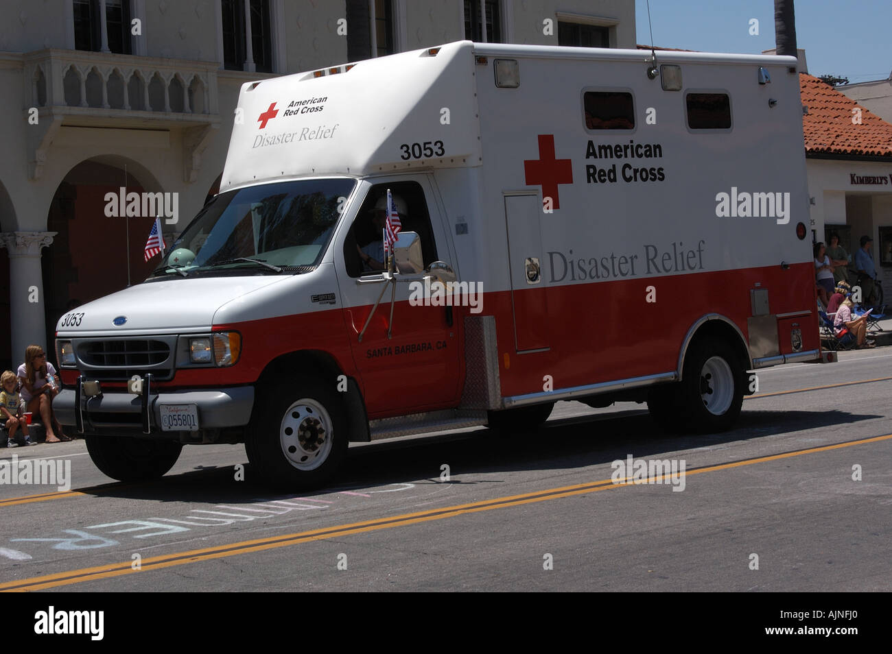 American red cross truck hi-res stock photography and images - Alamy