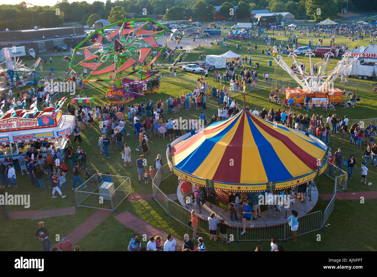Park england crowd aerial hi-res stock photography and images - Alamy