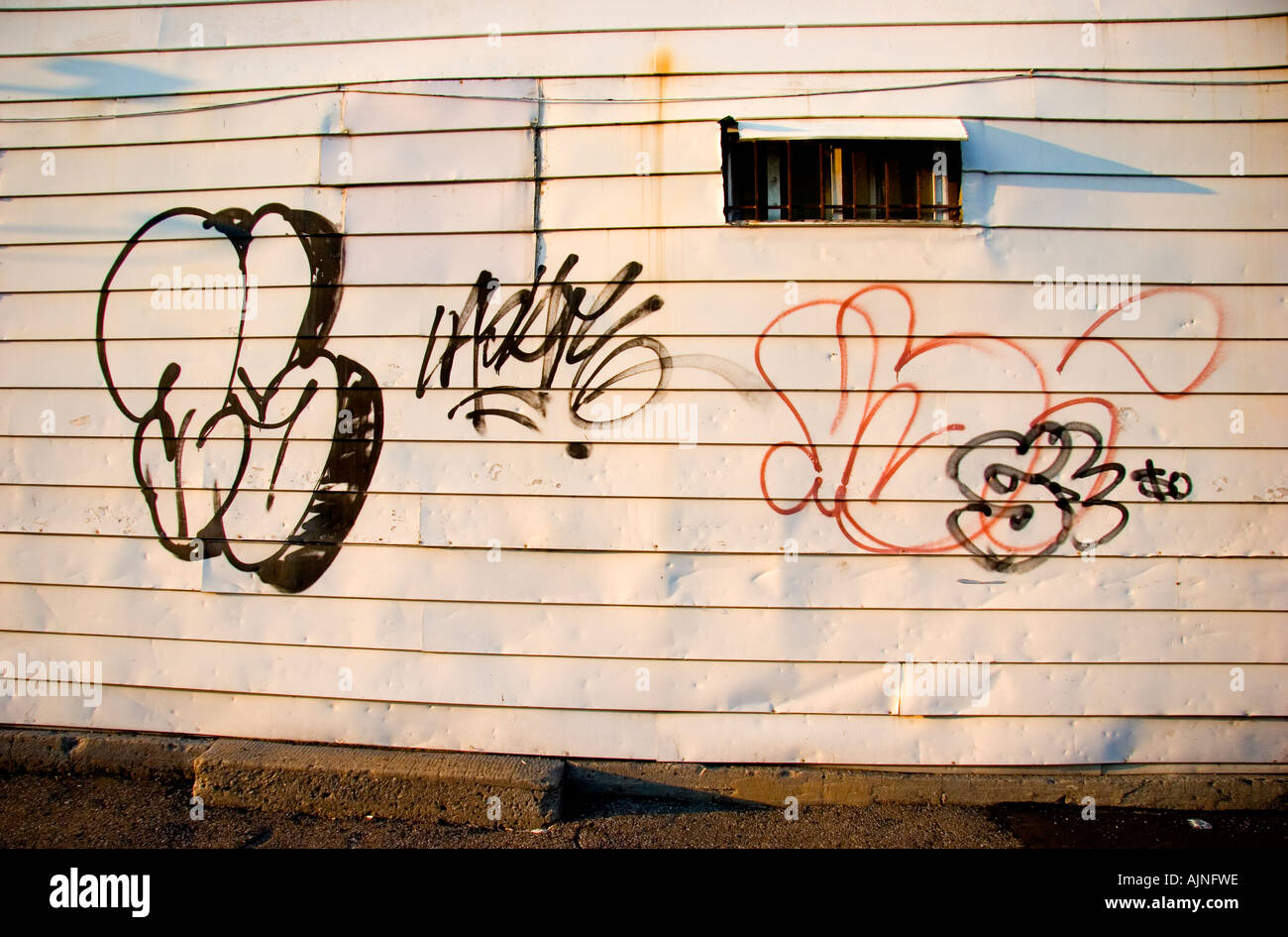 Grafittied hi-res stock photography and images - Alamy