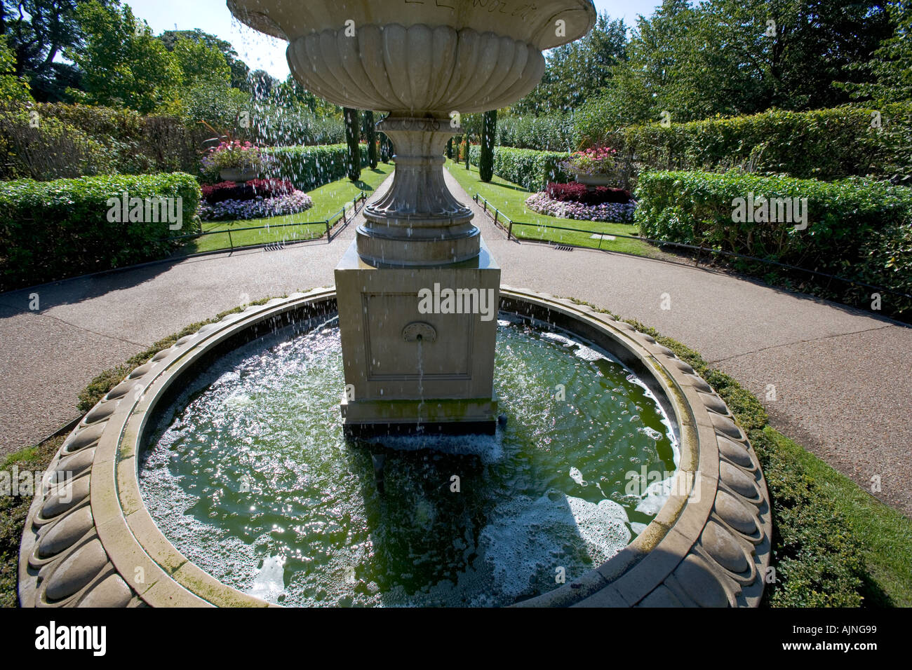 Park gardens london hi-res stock photography and images - Alamy