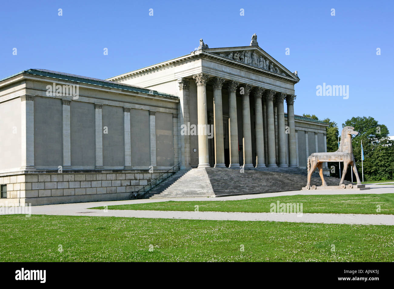Koenigsplatz (King's Square), Munich, Bavaria, Germany Stock Photo - Alamy