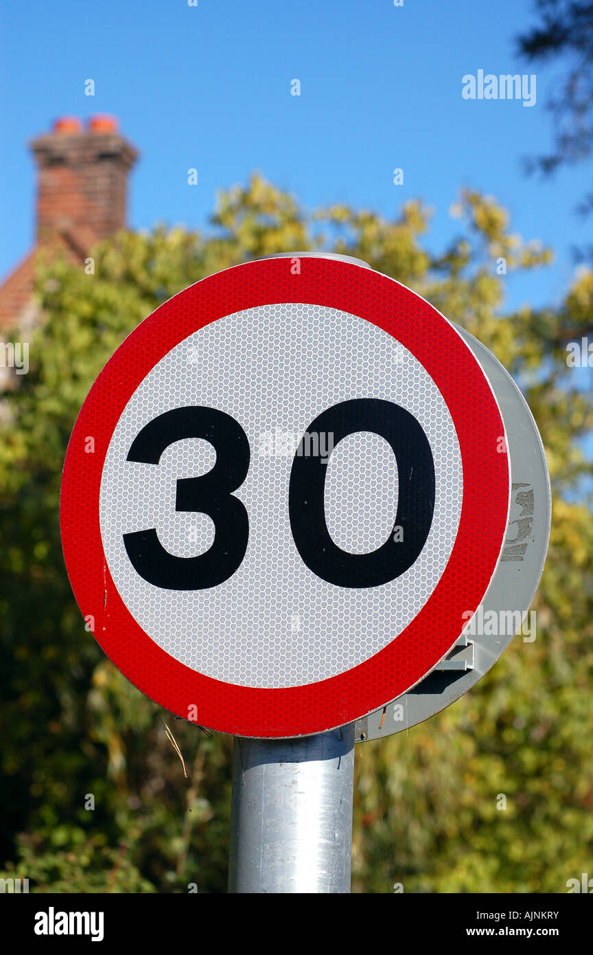 30 miles per hour speed sign hi-res stock photography and images - Alamy