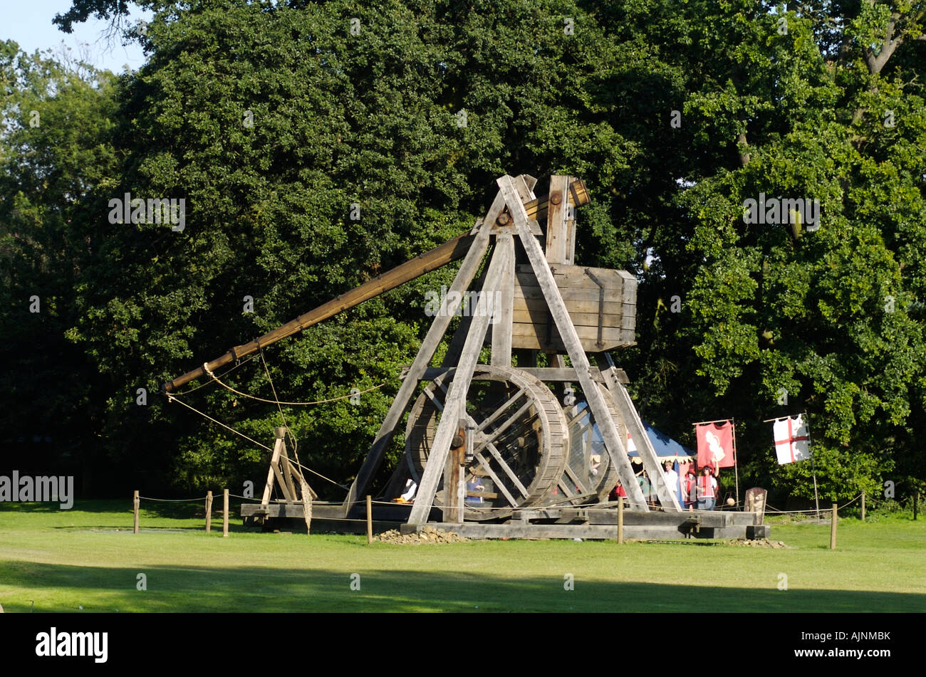 Warwick Castle is home to one of the worlds largest Trebuchet Stock ...