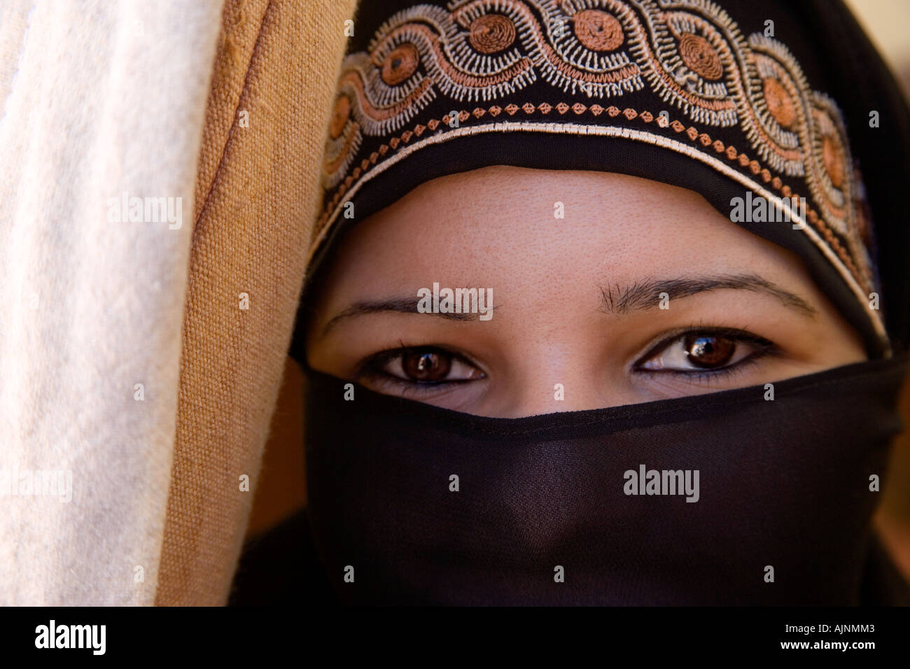 Black robed woman hi-res stock photography and images - Alamy