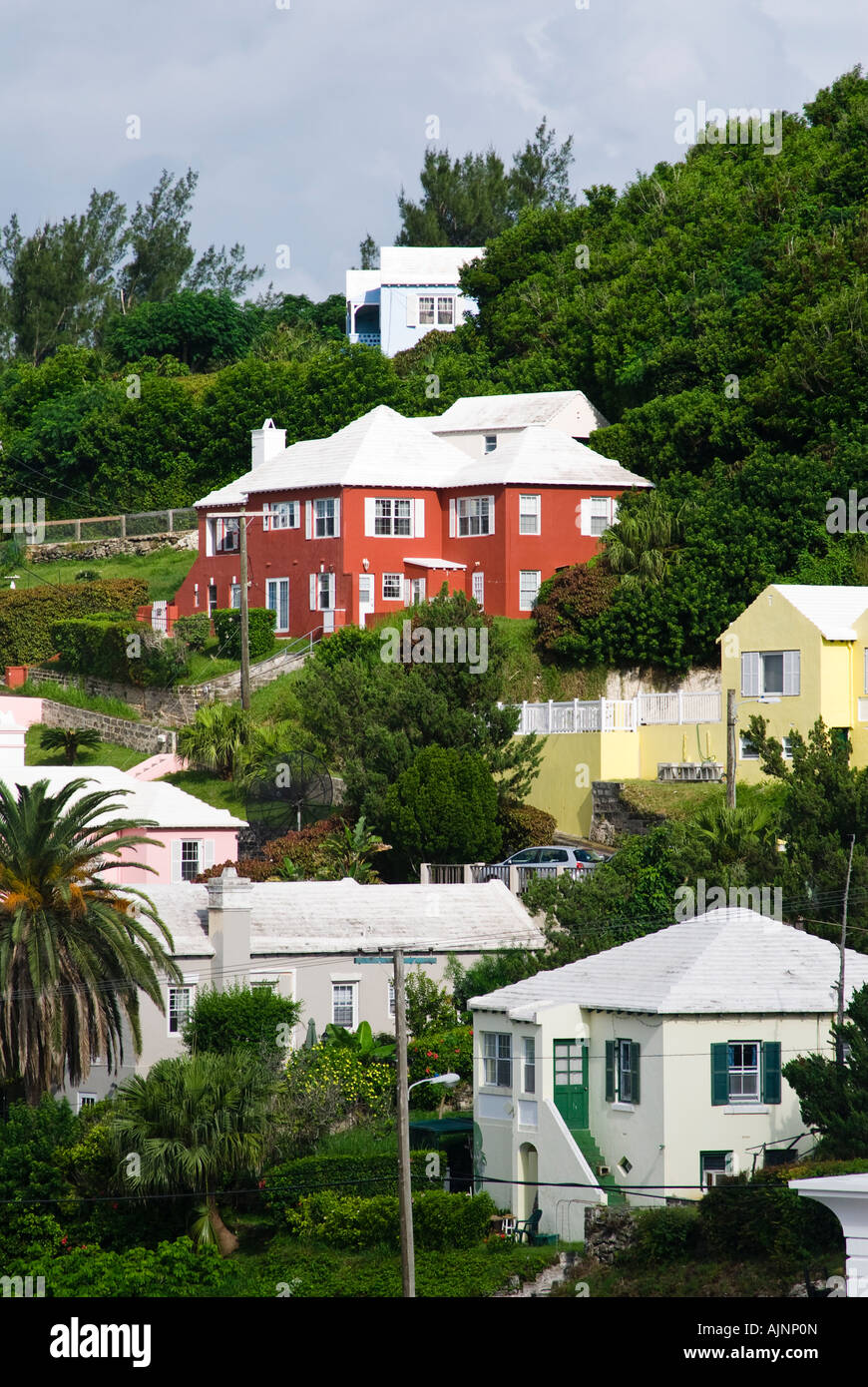Pastel houses bermuda hi-res stock photography and images - Alamy