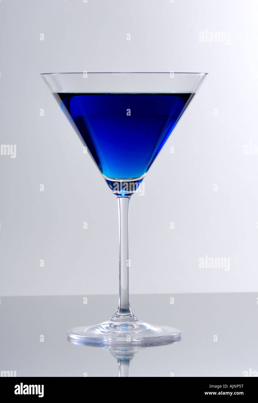 Vivid blue crystal hi-res stock photography and images - Alamy