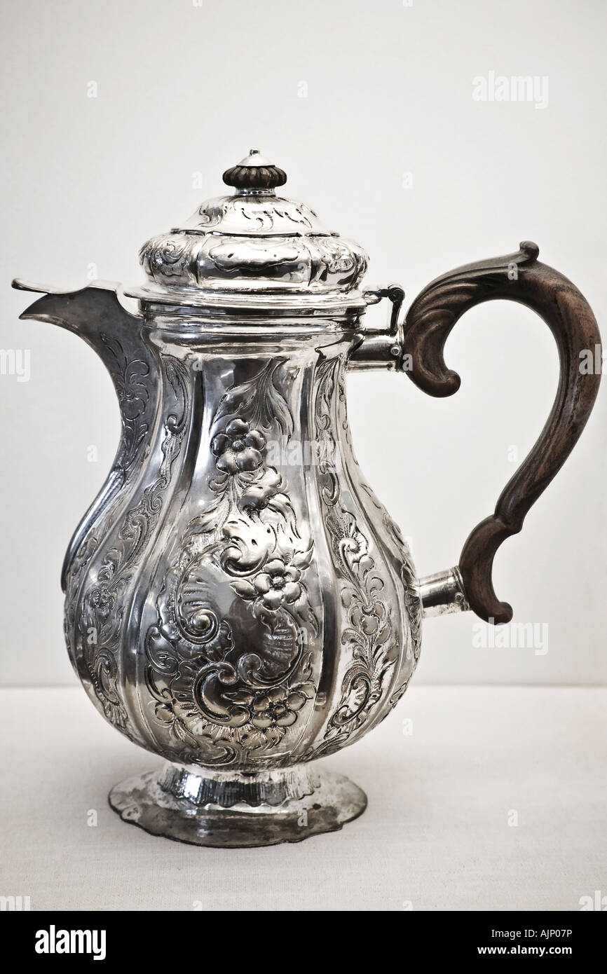 Silver jug hi-res stock photography and images - Alamy