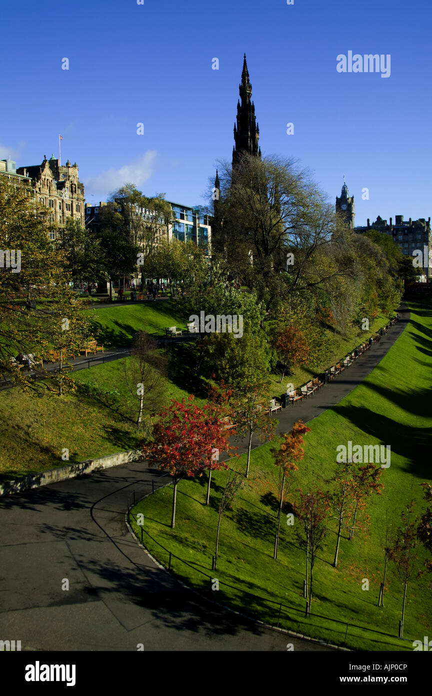 Autumn colour in Princes Street Gardens, Edinburgh Stock Photo - Alamy