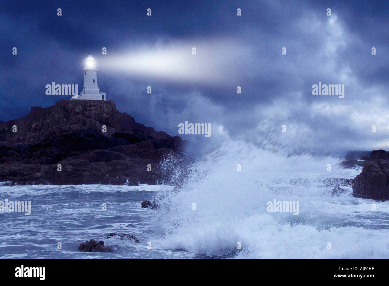Lighthouse at night hi-res stock photography and images - Alamy