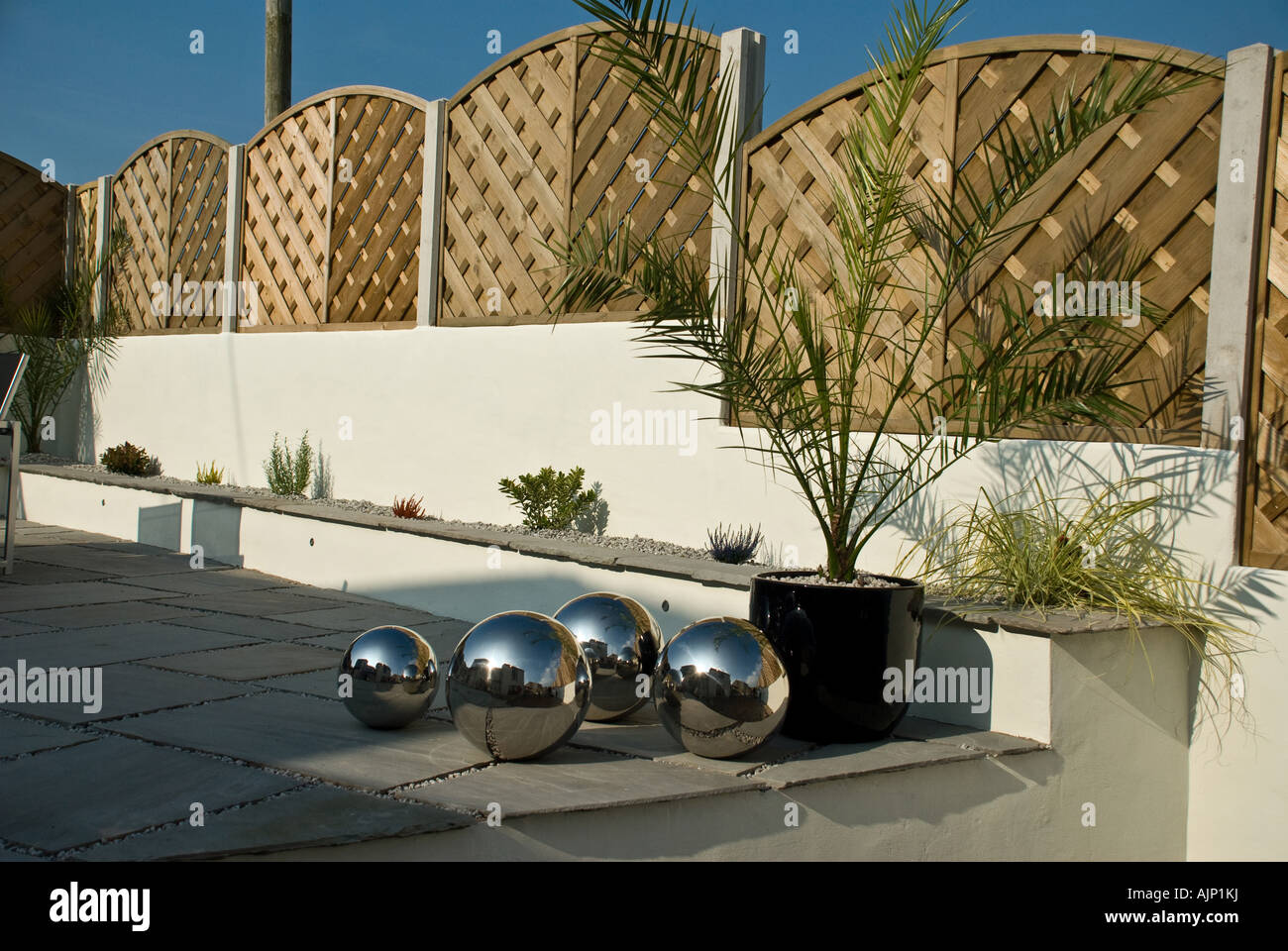 Back garden hi-res stock photography and images - Alamy