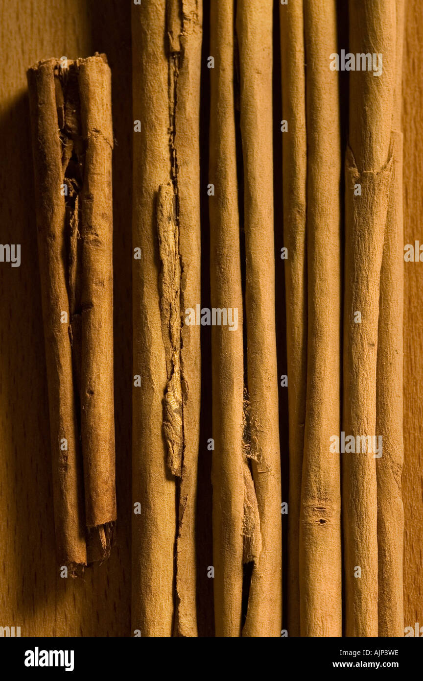 CINNAMON STICKS BACKGROUND Stock Photo - Alamy