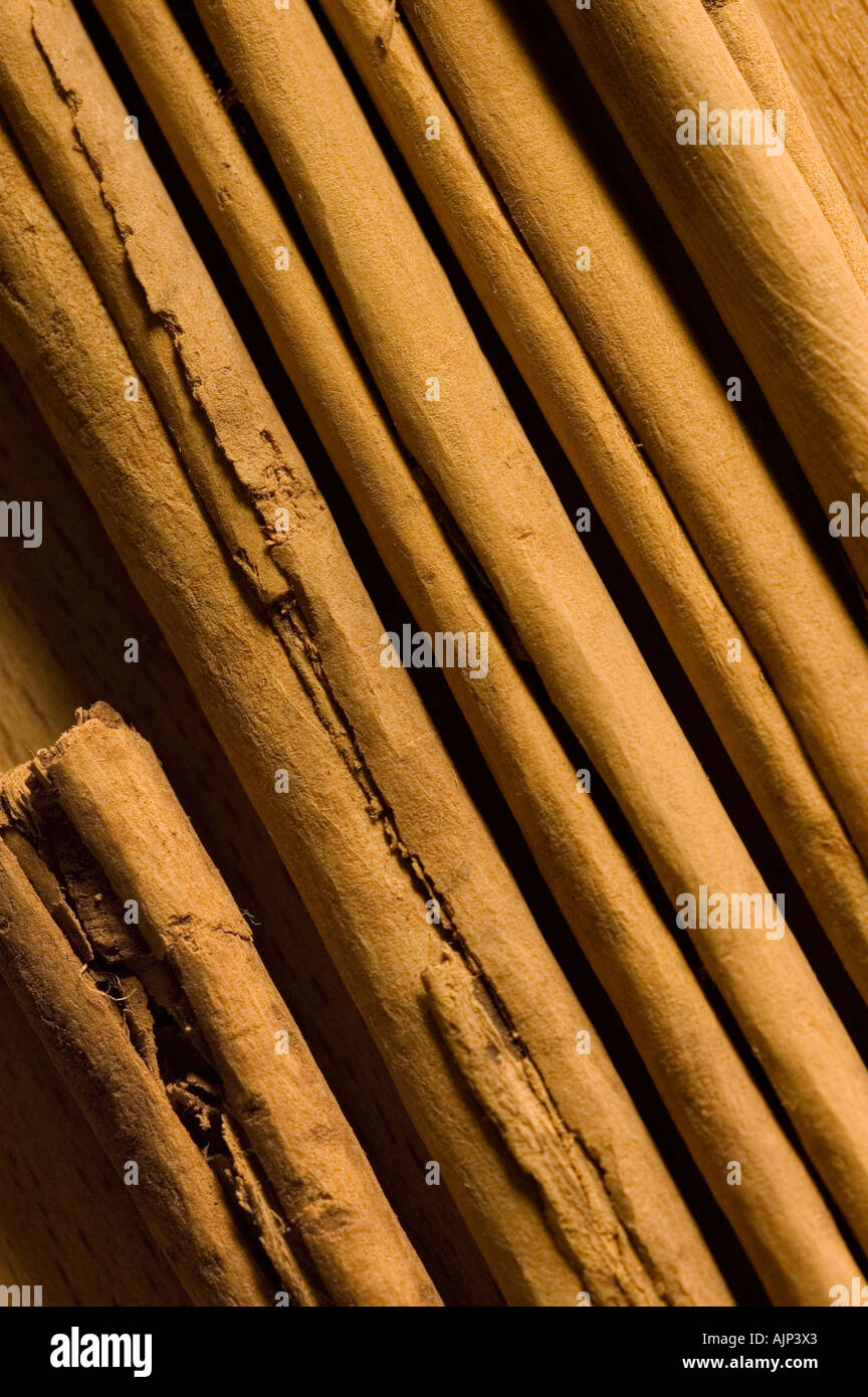 CINNAMON STICKS BACKGROUND Stock Photo - Alamy