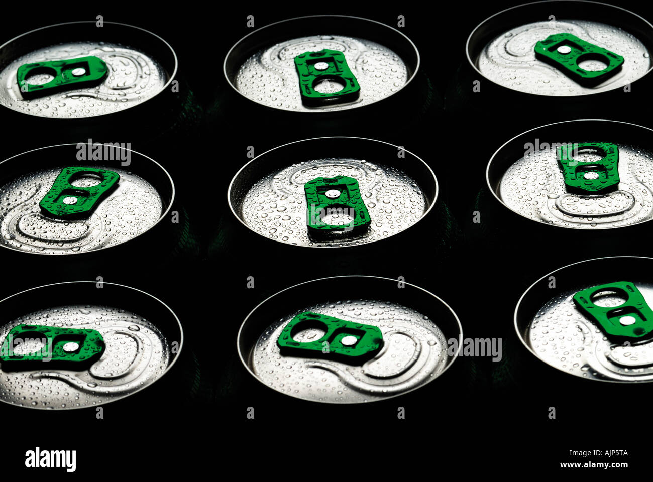 BEER CANS BACKGROUND PATTERN Stock Photo - Alamy